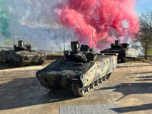 Italian Army Receives First Lynx Vehicles in Major Defense Deal - The ...