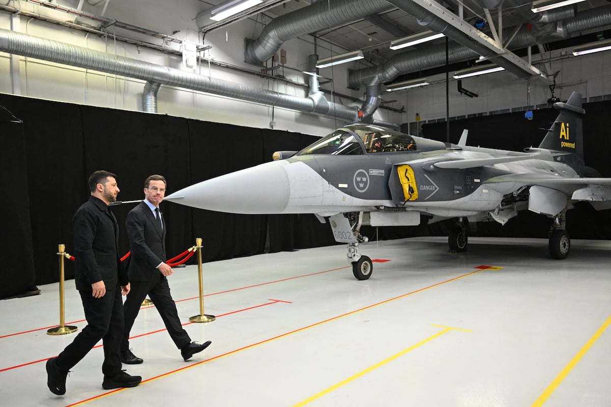 Ukraine, Sweden Discuss Meteor Missile Package for Gripen Fighter Jets ...