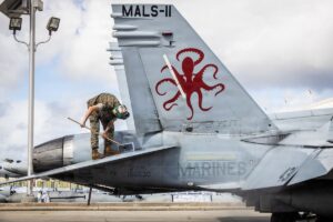 U.S. Marine Corps to Phase Out F/A-18 Hornet for All-F-35 Fleet ...