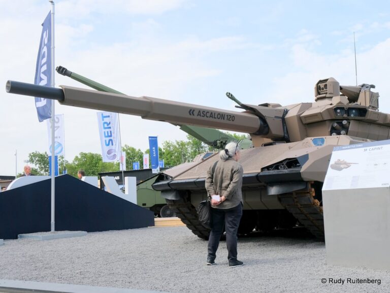 French-German Tank Collaboration: New Capint Model Unveiled by KNDS ...